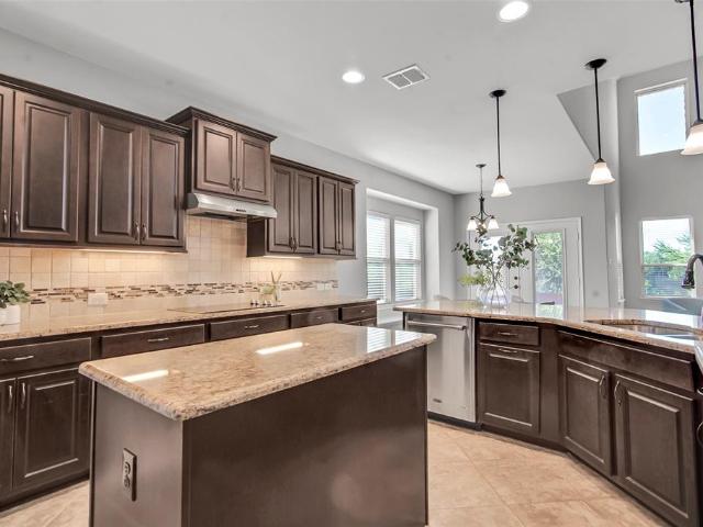 116 Mundelein Dr, Oak Point, TX 75068 | MLS #21243