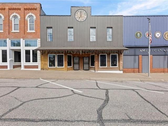 116 N 3rd St, Burlington, KS 66839