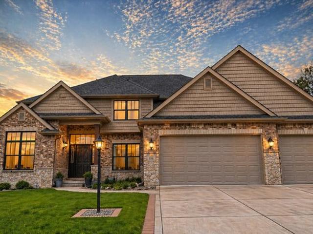 116 N Ashton Ln, Valparaiso, IN 46385