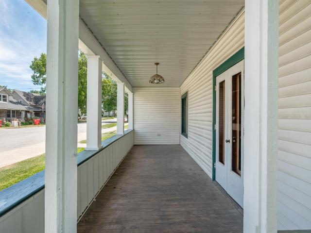 116 S Walnut Street