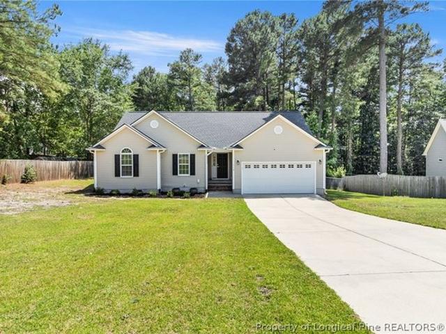 116 Smokey Mountain Dr, Raeford, NC 28376