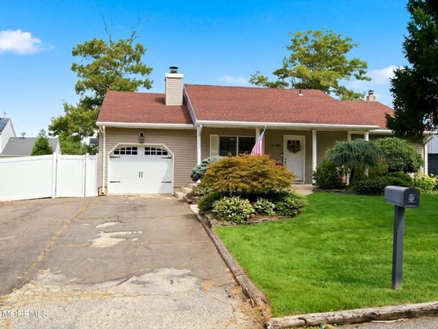 116 Seaspray Rd, Manahawkin, NJ 08050