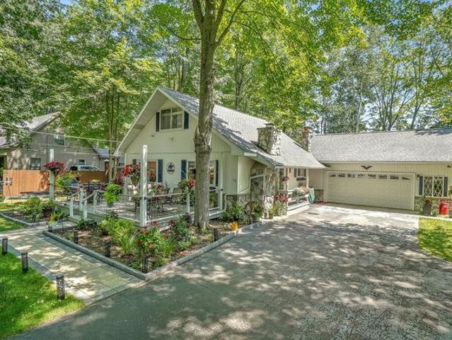 116 Seneca Trl, Prudenville, MI 48651
