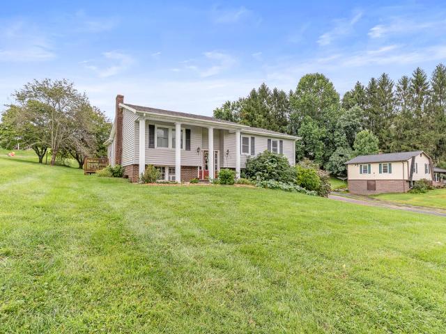 116 Sherry Ln