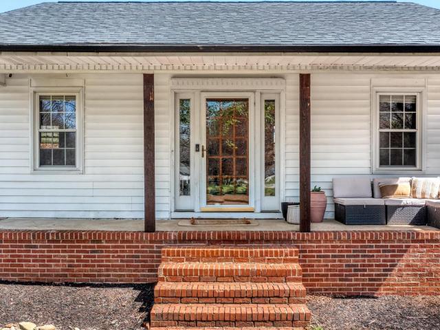 116 Stephens Cir, Piedmont, SC 29673 | Compass