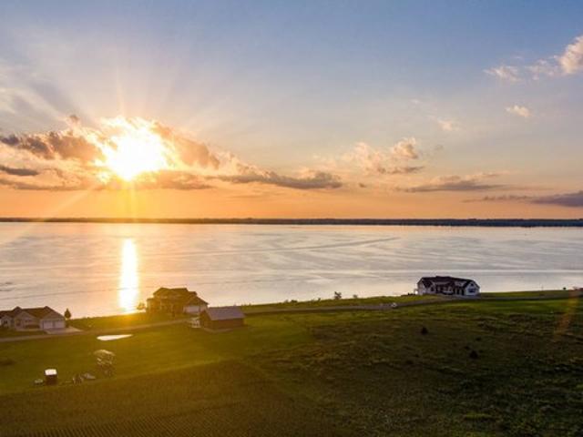 116 Sunset Park Dr, Estelline, SD 57234
