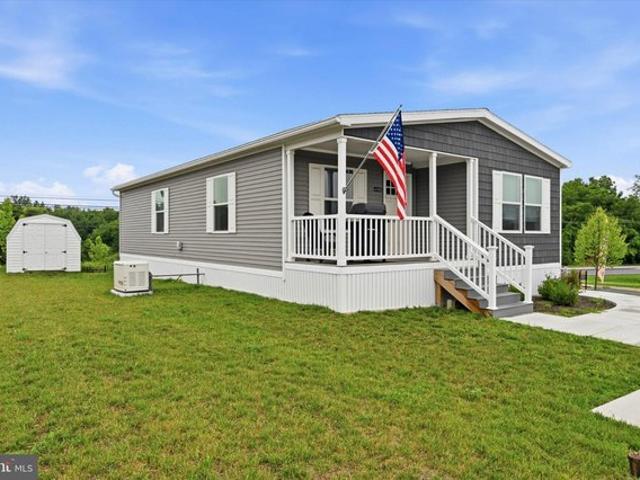 116 Sycamore Dr, Honey Brook, PA 19344