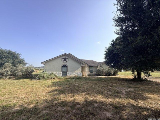 116 Palomino Trl, Natalia, TX 78059