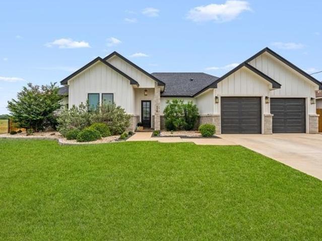116 Park Hts, Poth, TX 78147