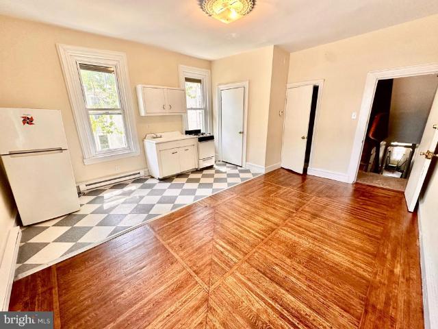 116 W Apsley Street # 2R