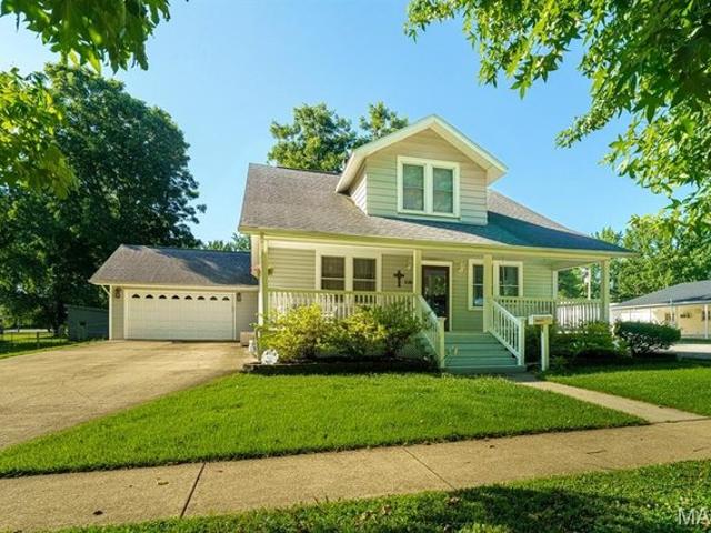 116 W Hardy St, Saint James, MO 65559