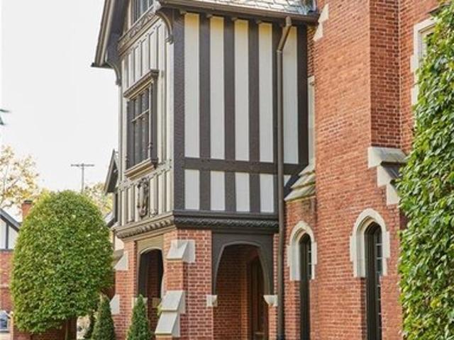 116 Woodland Rd, Pittsburgh, PA 15232