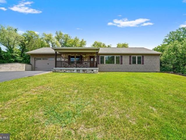 116 Westmoreland Dr, Coatesville, PA 19320