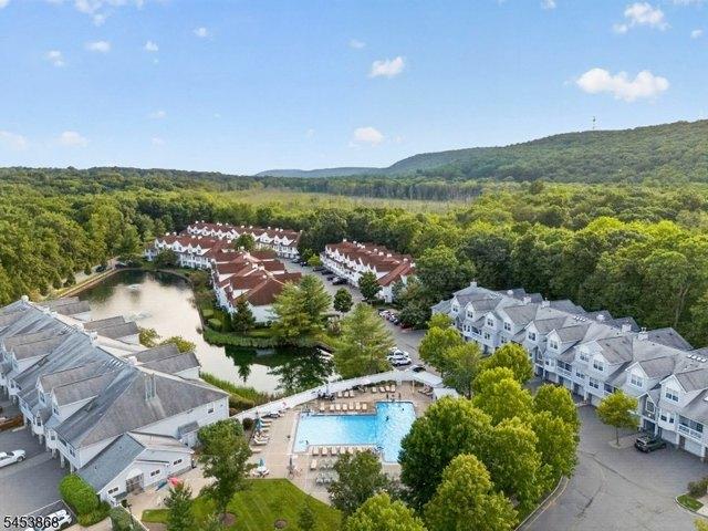 116 Whisper Way E, Roxbury Township, NJ 07852