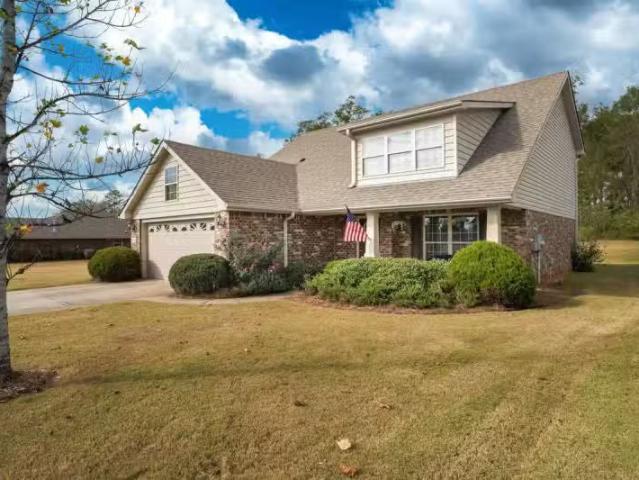 116 TANGLEWOOD DR, ALABASTER, AL 35007 Single Family Residence.