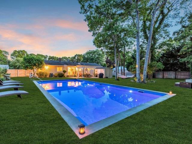 116 Tiana Rd, Hampton Bays, NY 11946