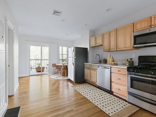 116 Trenton St Apt 2, Boston, MA 02128
