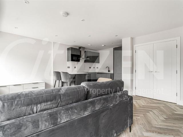 116C Cockfosters Road, London