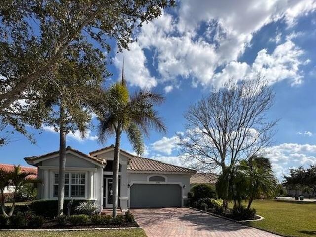 11743 SW Mountain Ash Cir, Port Saint Lucie, FL 34987