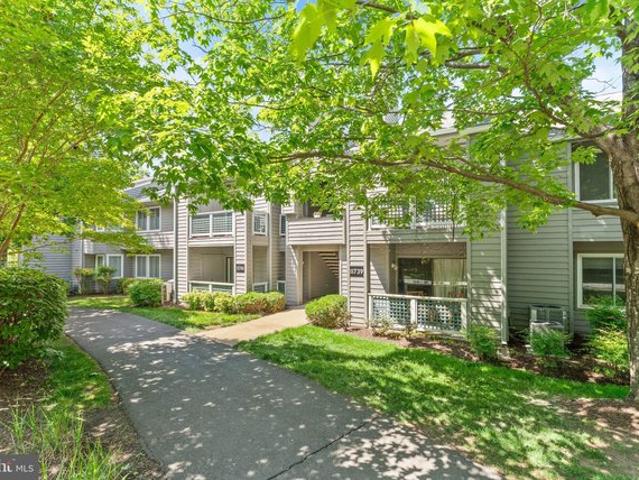 11741 Summerchase Cir Unit A, Reston, VA 20194