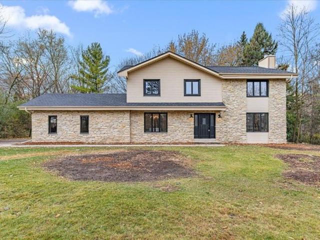 11747 N Vega Ave, Mequon, WI 53097