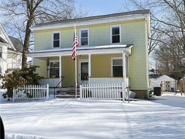 11744 Peckham Ave, Hiram, OH 44234