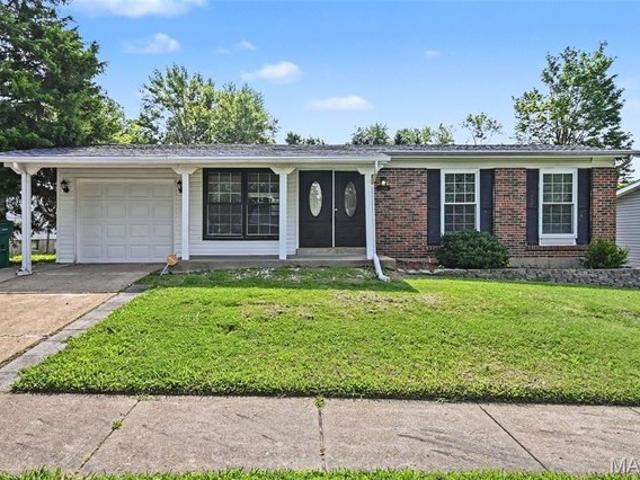 11748 Vizcuya Ct, Florissant, MO 63033