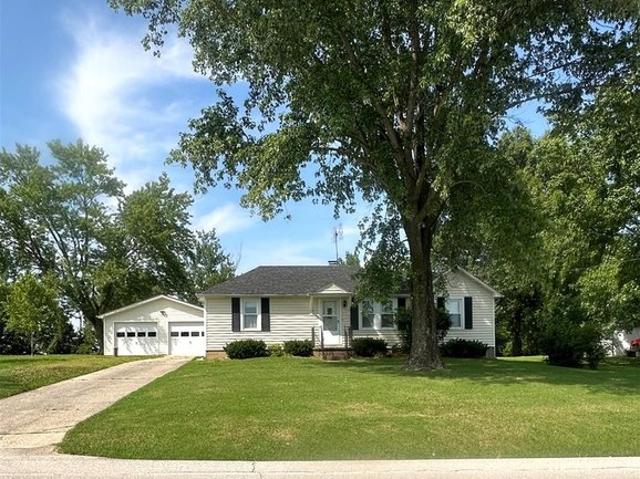 1174 Bieker Rd, Washington, MO 63090