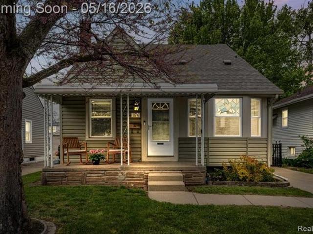 1174 Columbia Rd, Berkley, MI 48072