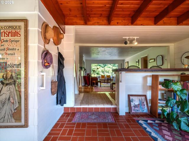 1174 Juniper AVE