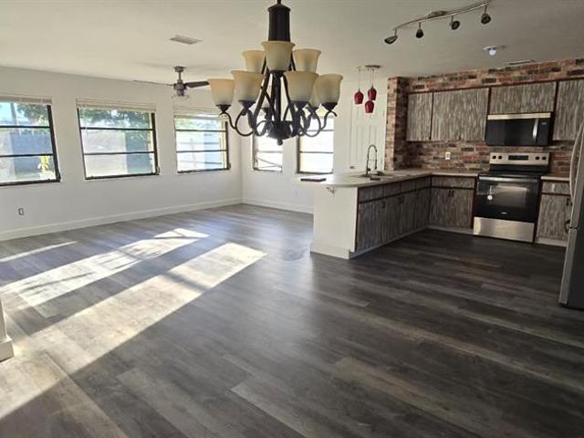 1174 Victoria Ave, Port Charlotte, FL 33948 | MLS #TB8470