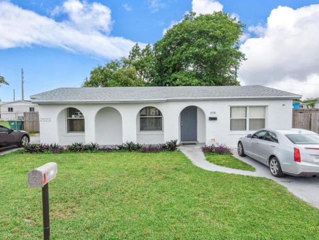 11750 223rd St SW, Miami, FL 33170
