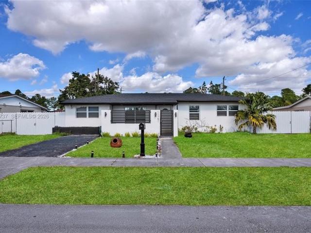 11751 SW 168th Ter, Miami, FL 33177