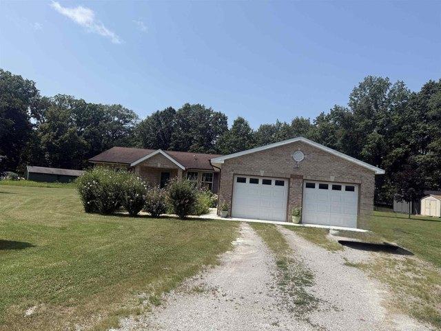 11758 W Smith Ridge Ct, Monticello, IN 47960