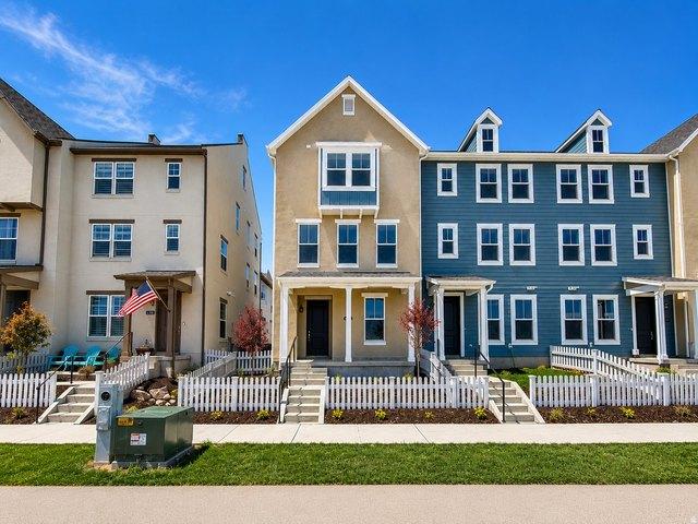 11758 S Flying Fish Dr Unit 605, South Jordan, UT 84009