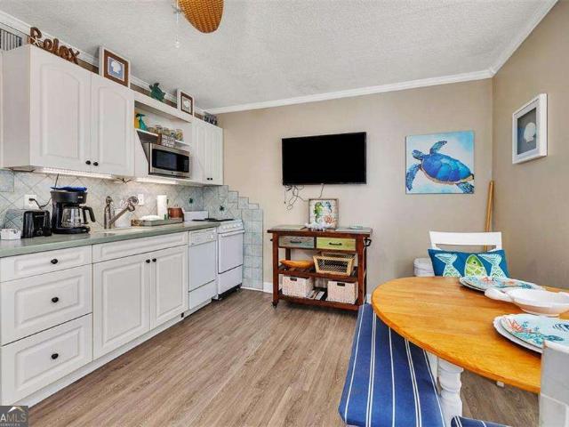 1175 N Beachview Drive 234