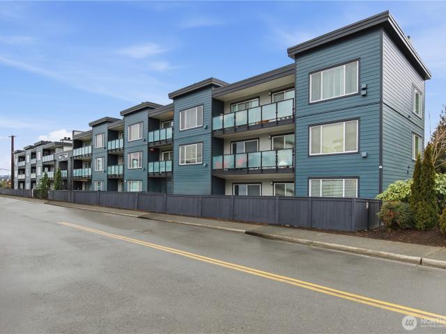 1175 Harrington Pl NE, Unit 313, Renton, WA 98056 | Compass