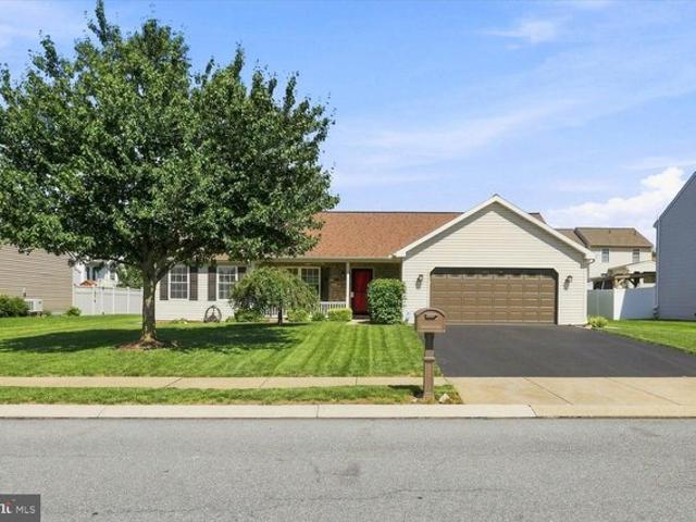 1175 Willow Creek Dr, Mount Joy, PA 17552