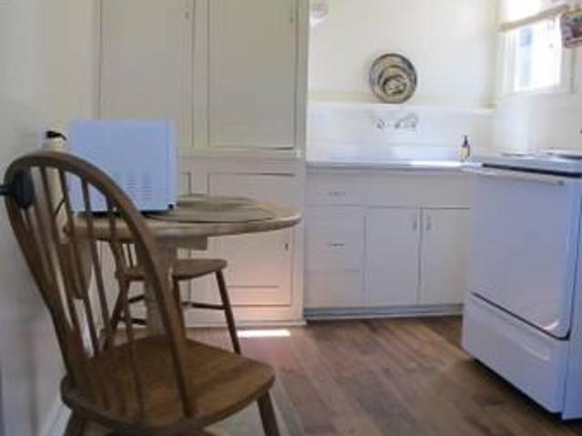 $1175 / 1br 300ft² California Bungalow Studio Old Mountain View