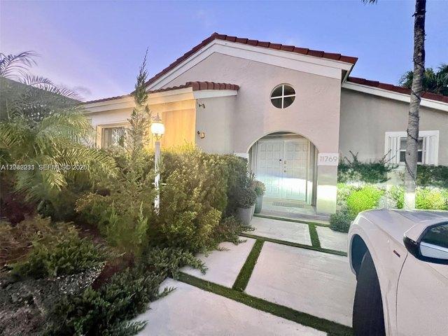 11769 SW 92nd Ln, Miami, FL 33186