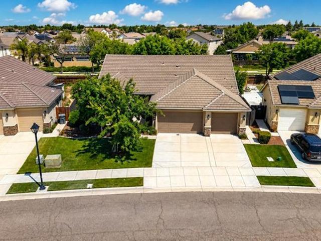 1176 Obsidian Ct, Los Banos, CA 93635