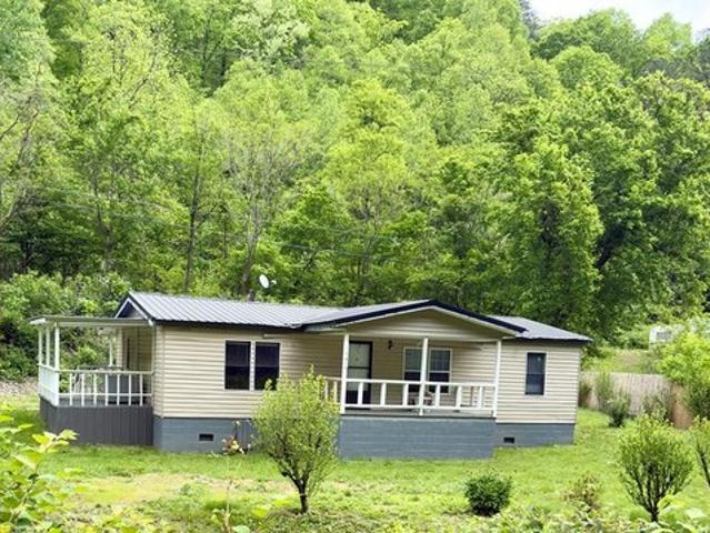 1176 Dorton Jenkins Hwy, Pikeville, KY 41537