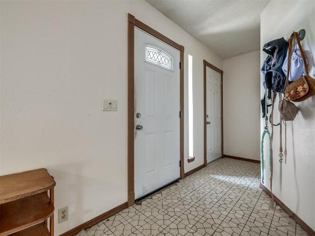 1176 Robin Hood Lane