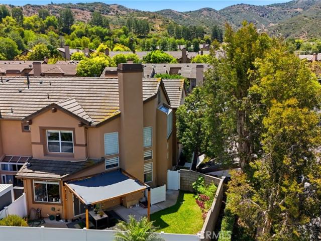 1176 S Country Glen