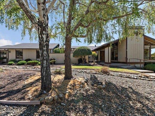 1176 Tournament Dr, Hillsborough, CA 94010