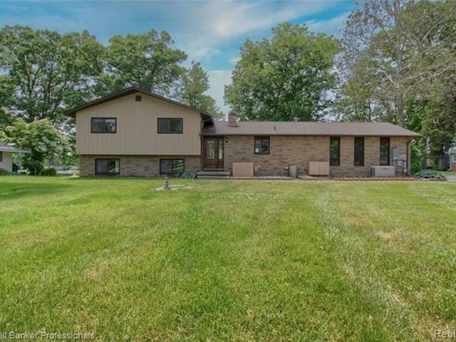 11770 Sunset Ln, Van Buren Township, MI 48111