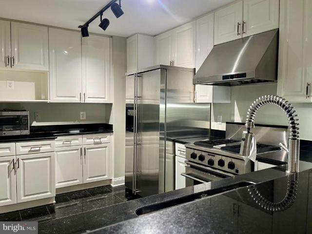 11776 Stratford House Place # 1205