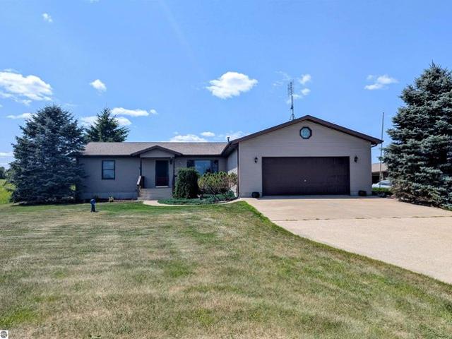 1177 Melita Rd, Sterling, MI 48659
