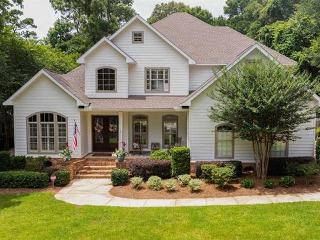 1177 Landings Rd, Daphne, AL 36526