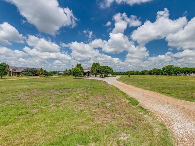 1177 Lone Star Rd, Celina, TX 75009